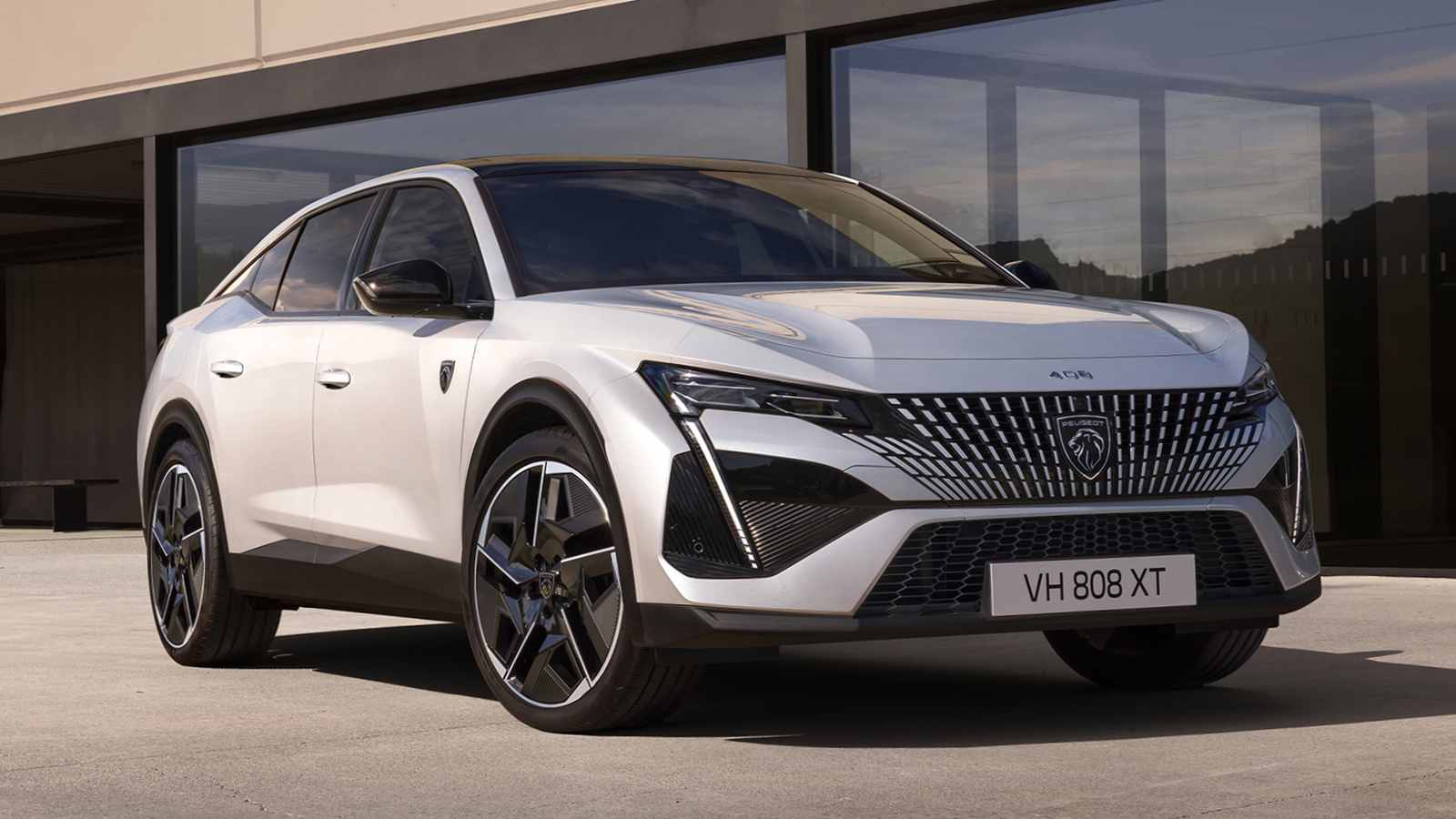 Peugeot e-408 : sans prétention, même tarifaires